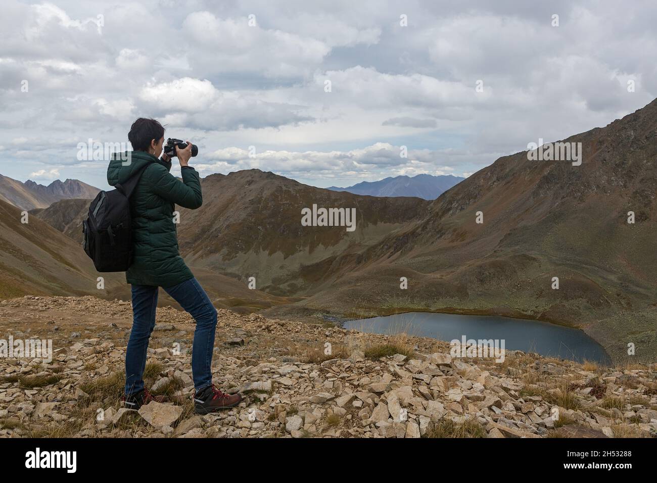 Photographer shoots action hi-res stock photography and images - Alamy