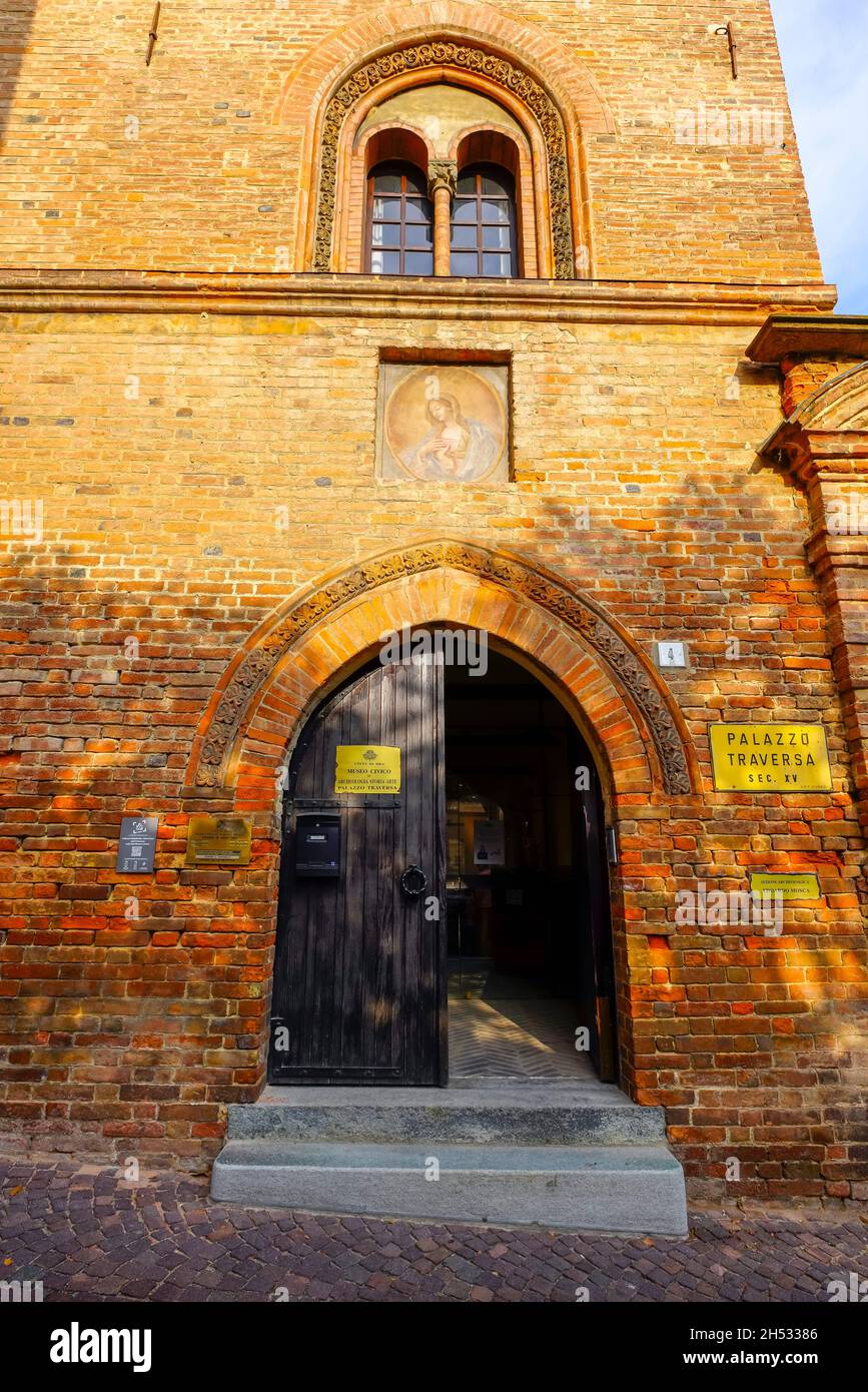 Palazzo Traversa, via Parpera, Bra Old Town, province of Cuneo, region ...