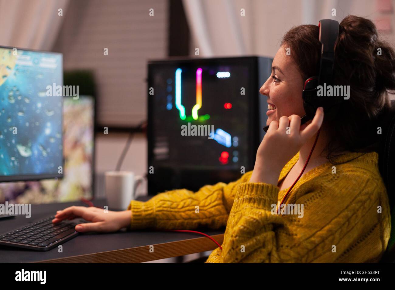Professional esport woman gamer smiling hi-res stock photography and ...