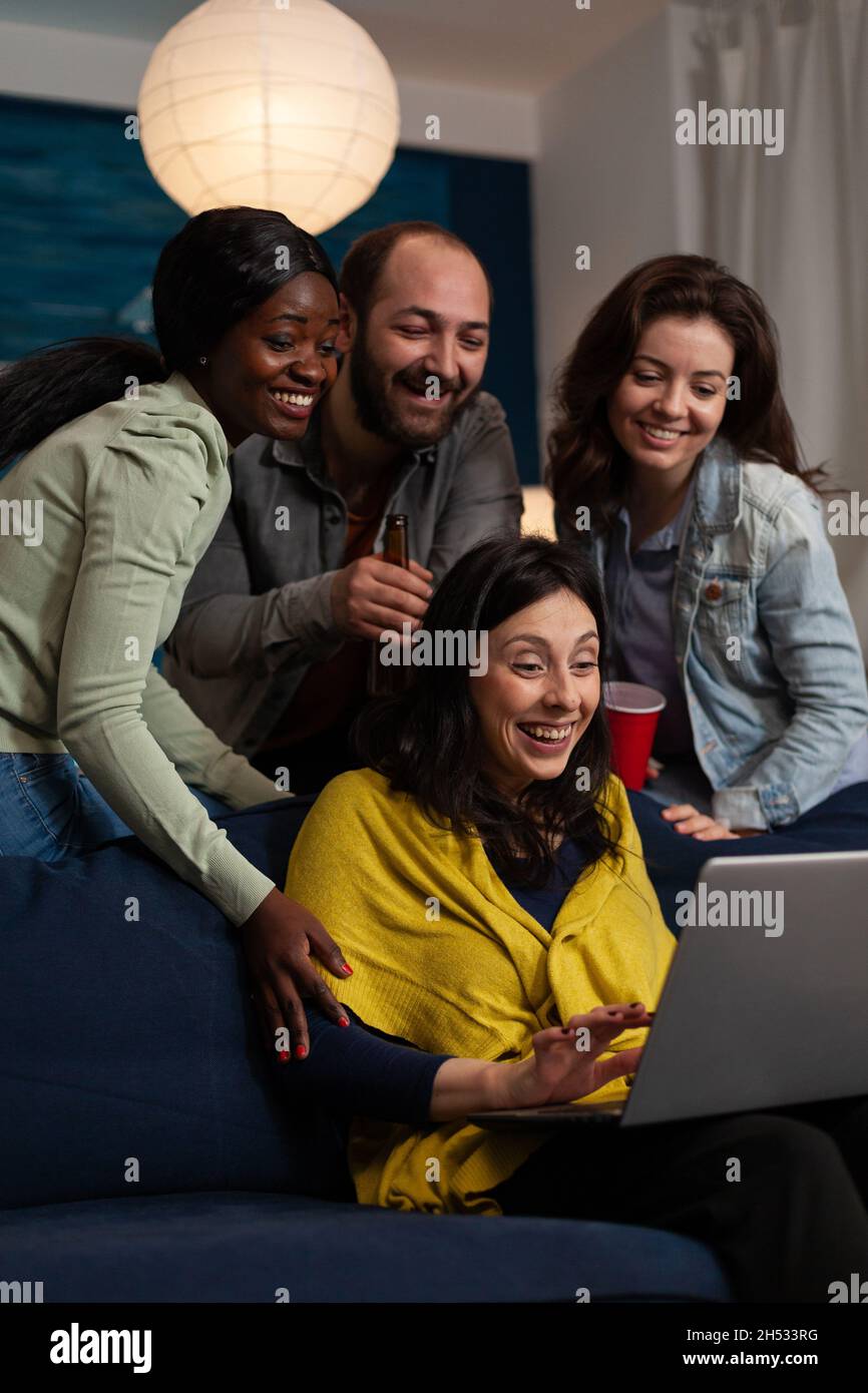 Hanging out with friends at home hi-res stock photography and images ...