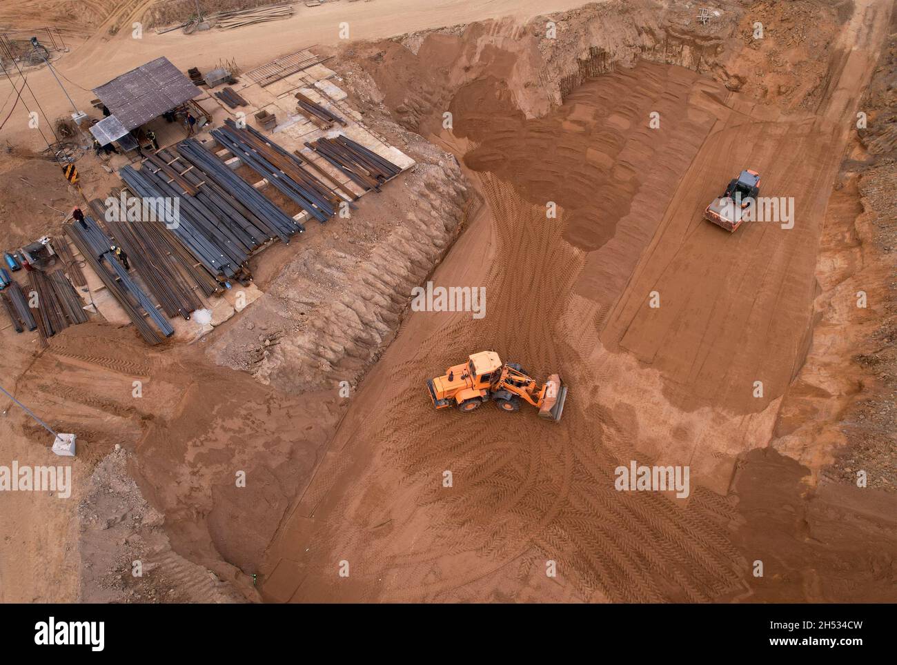 Soil Compactor the leveling ground for construct of foundation ...