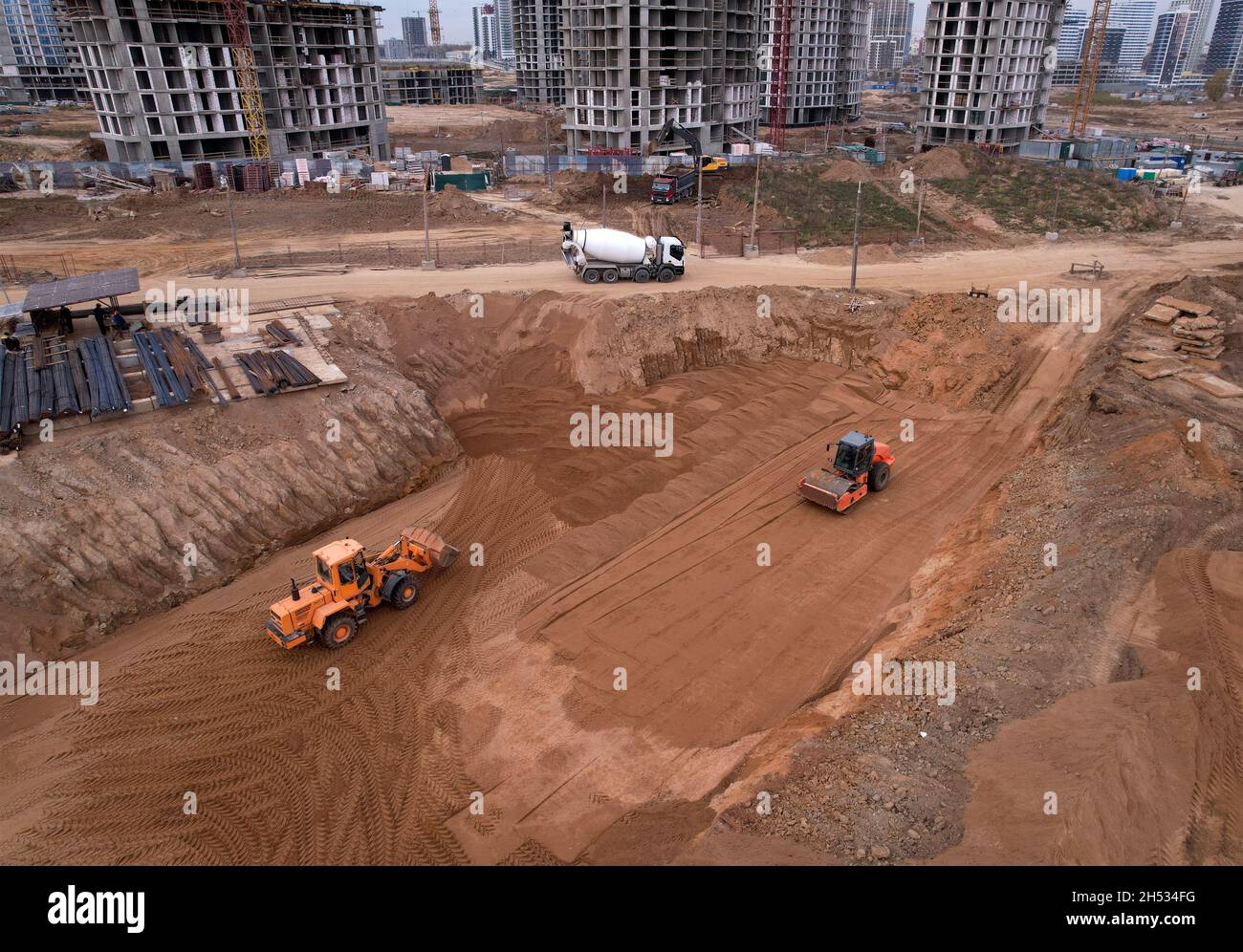 Soil Compactor the leveling ground for construct of foundation ...