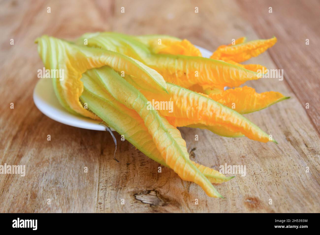 Courgette dish hi-res stock photography and images - Alamy