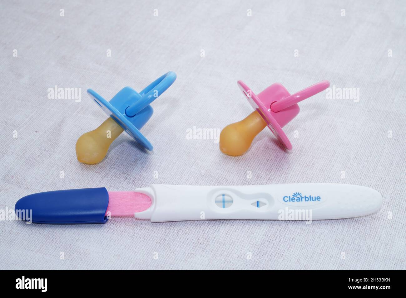 Positive pregnancy kit hi-res stock photography and images - Alamy