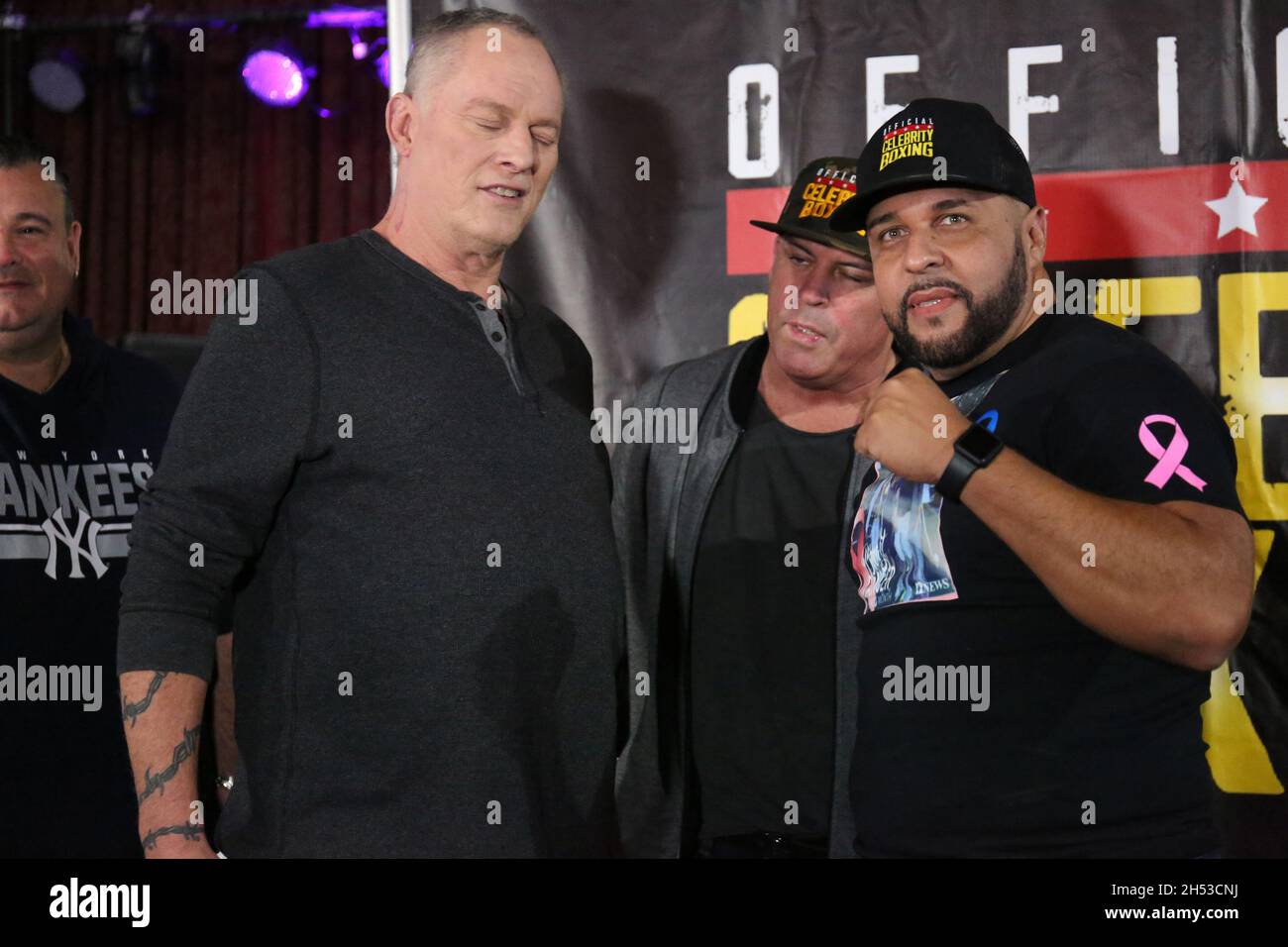 Heavyweight weigh in boxing hi-res stock photography and images - Alamy