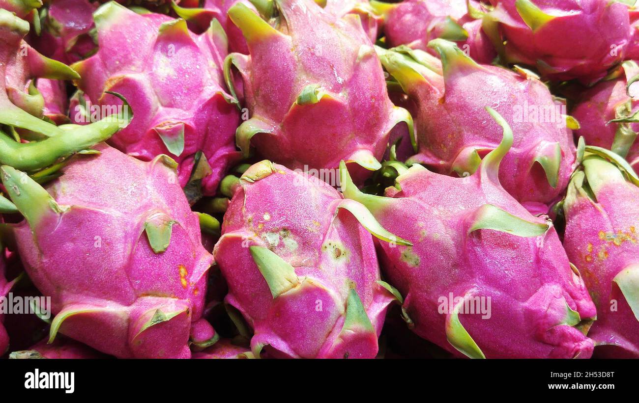 A pile of pitaya hi-res stock photography and images - Alamy