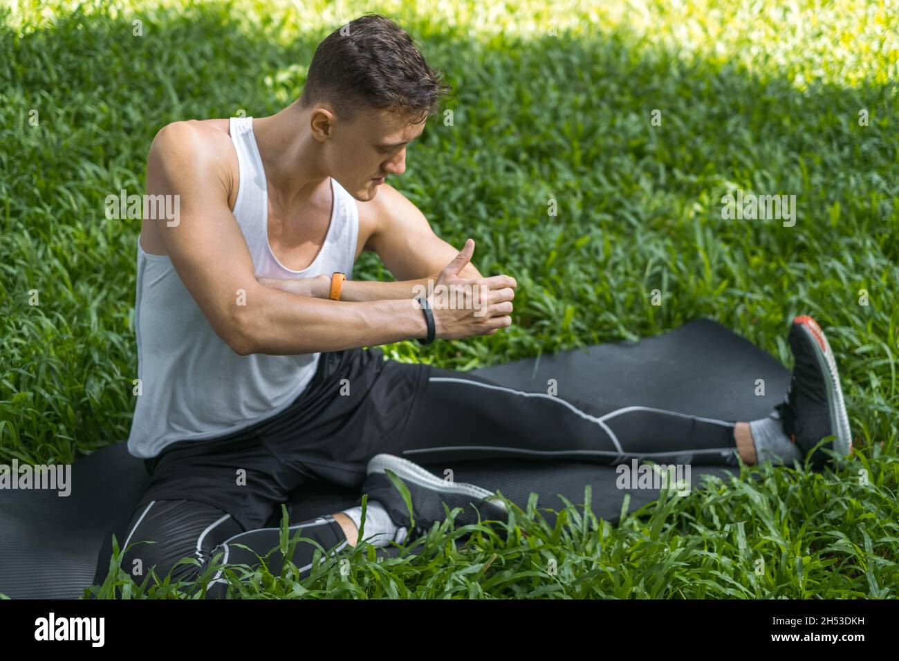 Muscles of the arm hi-res stock photography and images - Alamy