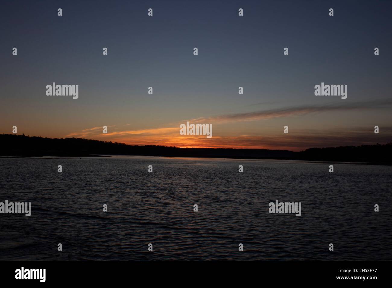 Beauty sunrise morning dawn water hi-res stock photography and images ...