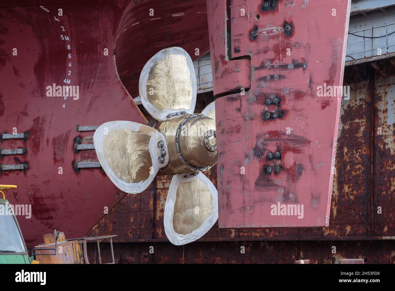 Repair of the ship screw in dock Stock Photo - Alamy