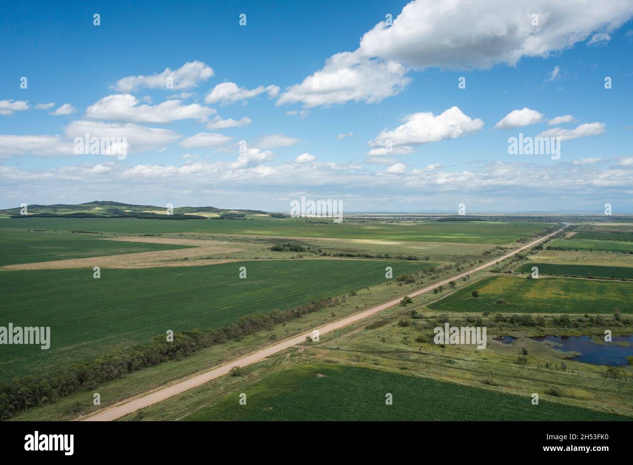 Agriculture green distance hi-res stock photography and images - Alamy