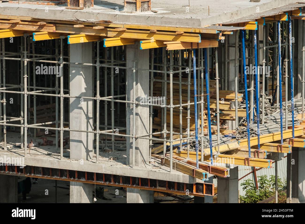 Falsework used on skyscraper building Stock Photo - Alamy