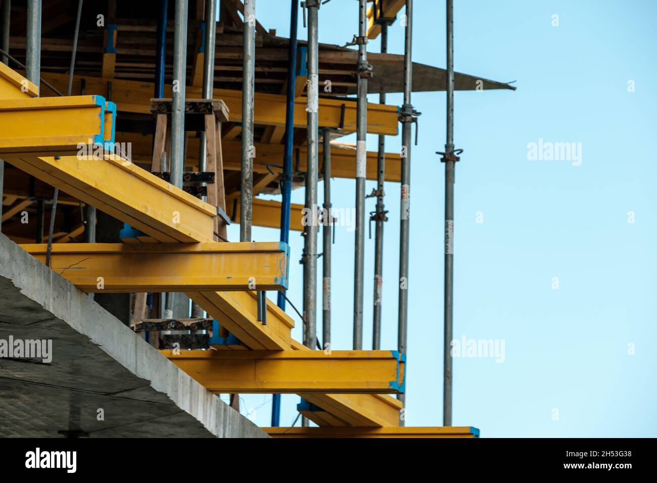 Falsework used on skyscraper building Stock Photo - Alamy