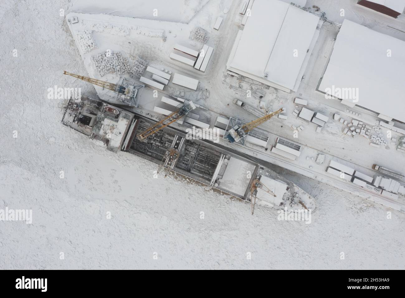 Winter 2021 loading hi-res stock photography and images - Alamy