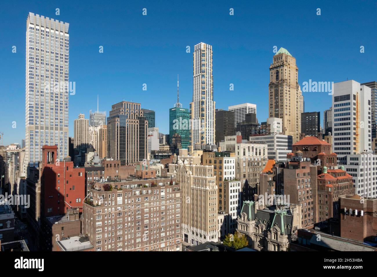 Skyline views of Manhattan as seen from a Murray Hill apartment rooftop ...
