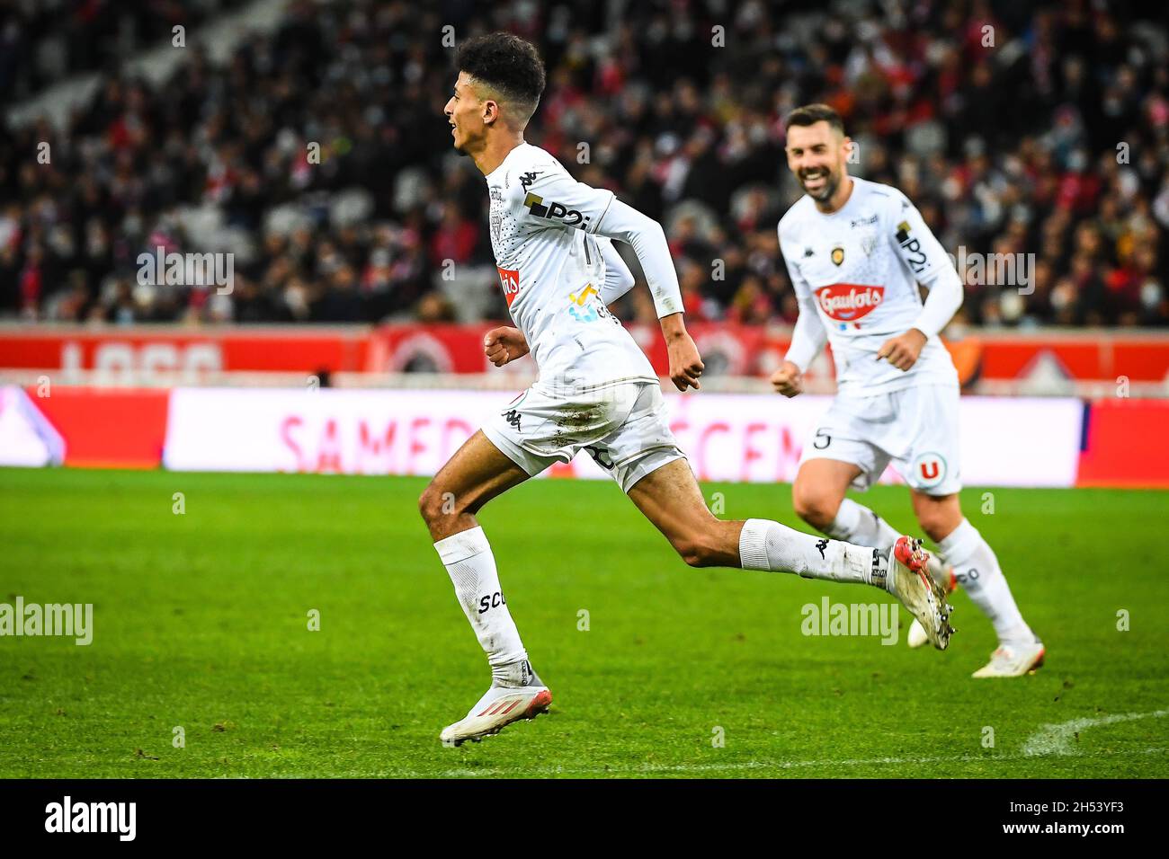 Azzedine ounahi ligue 1 hi-res stock photography and images - Alamy