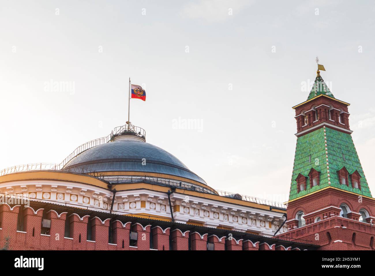 Soviet union flag brick wall hi-res stock photography and images - Alamy