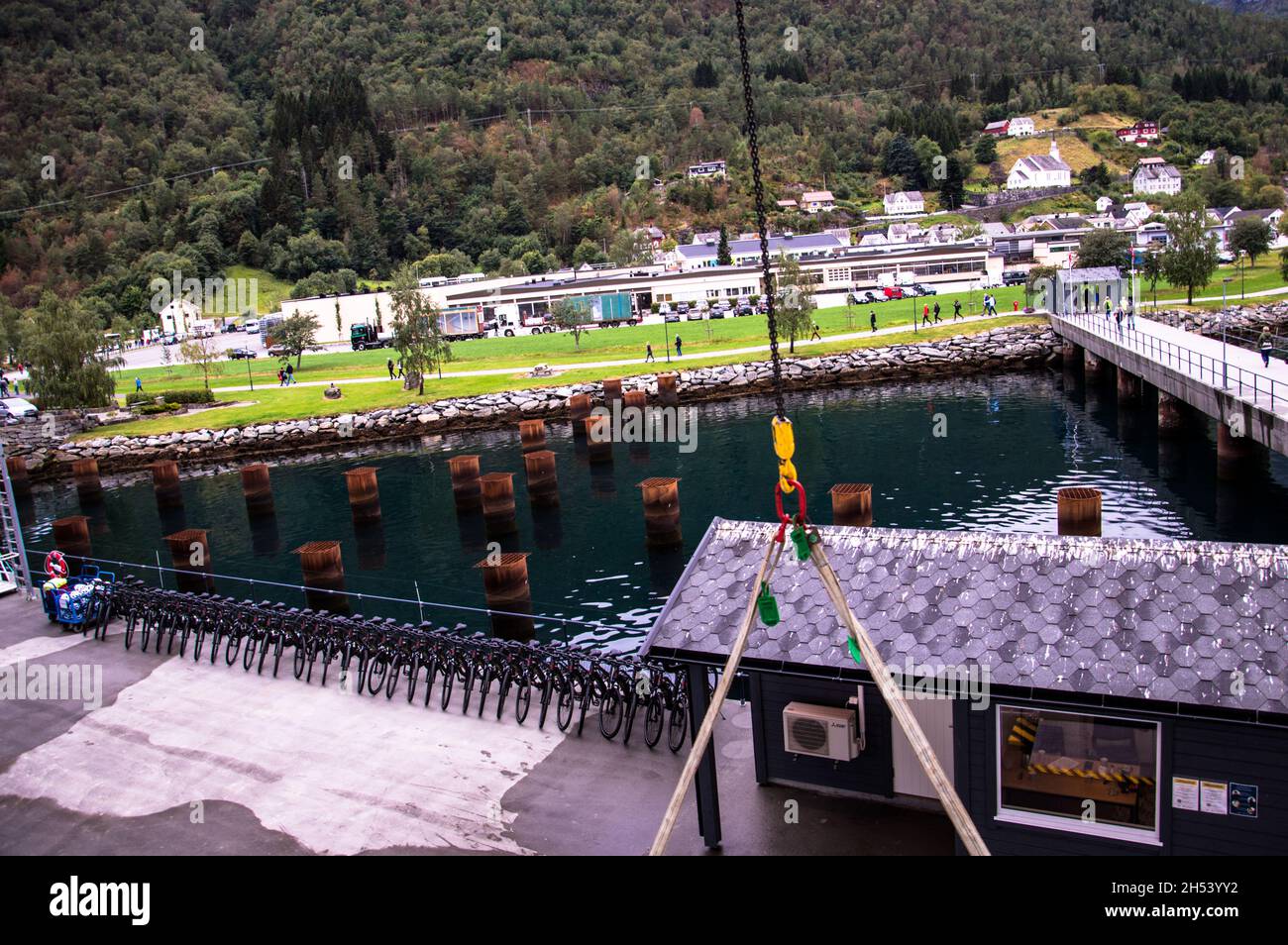 Gebaude wolken hi-res stock photography and images - Alamy