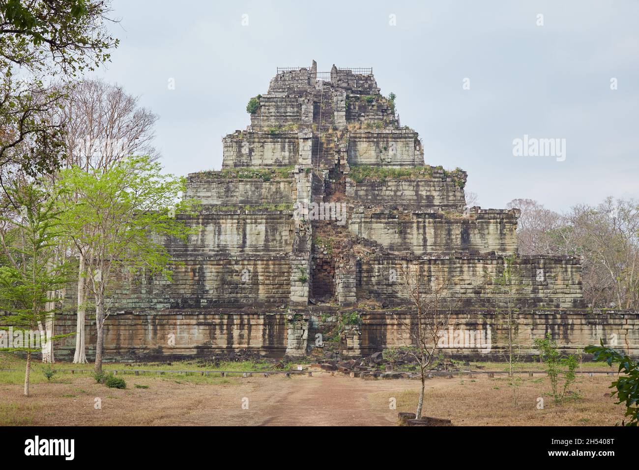 The Mysterious 10th-century Pyramid of Koh Ker, Cambodia Stock Photo ...