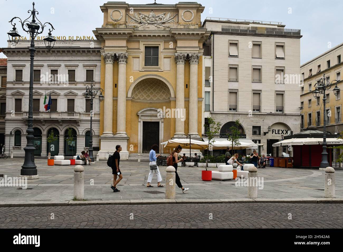 Giuseppe garibaldi square hi-res stock photography and images - Alamy