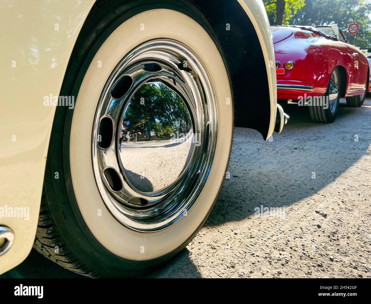 Perfectly restored classic car, wheel with a chrome-plated rim, Porsche ...