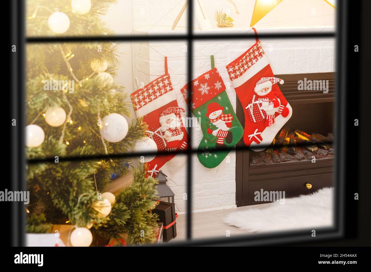 Wood paneling christmas tree hi-res stock photography and images - Alamy