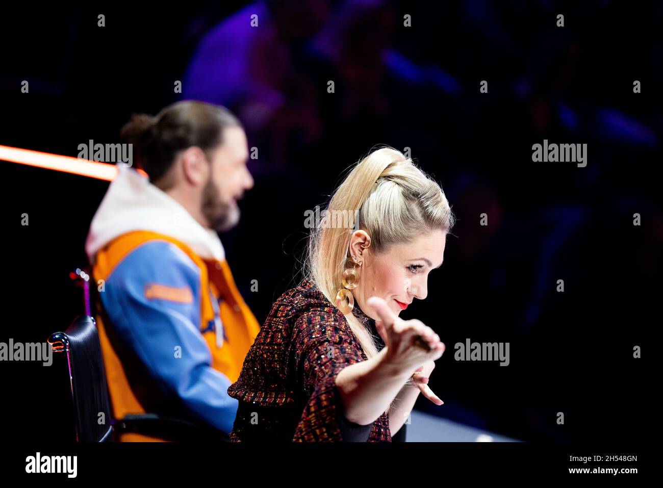 Cologne, Germany. 06th Nov, 2021. The guessing team Ruth Moschner and ...