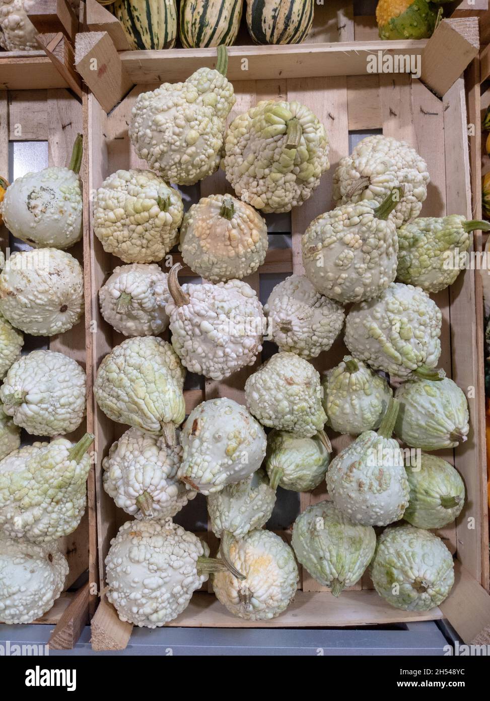 Top view of a wooden box with cauliflowers Stock Photo - Alamy