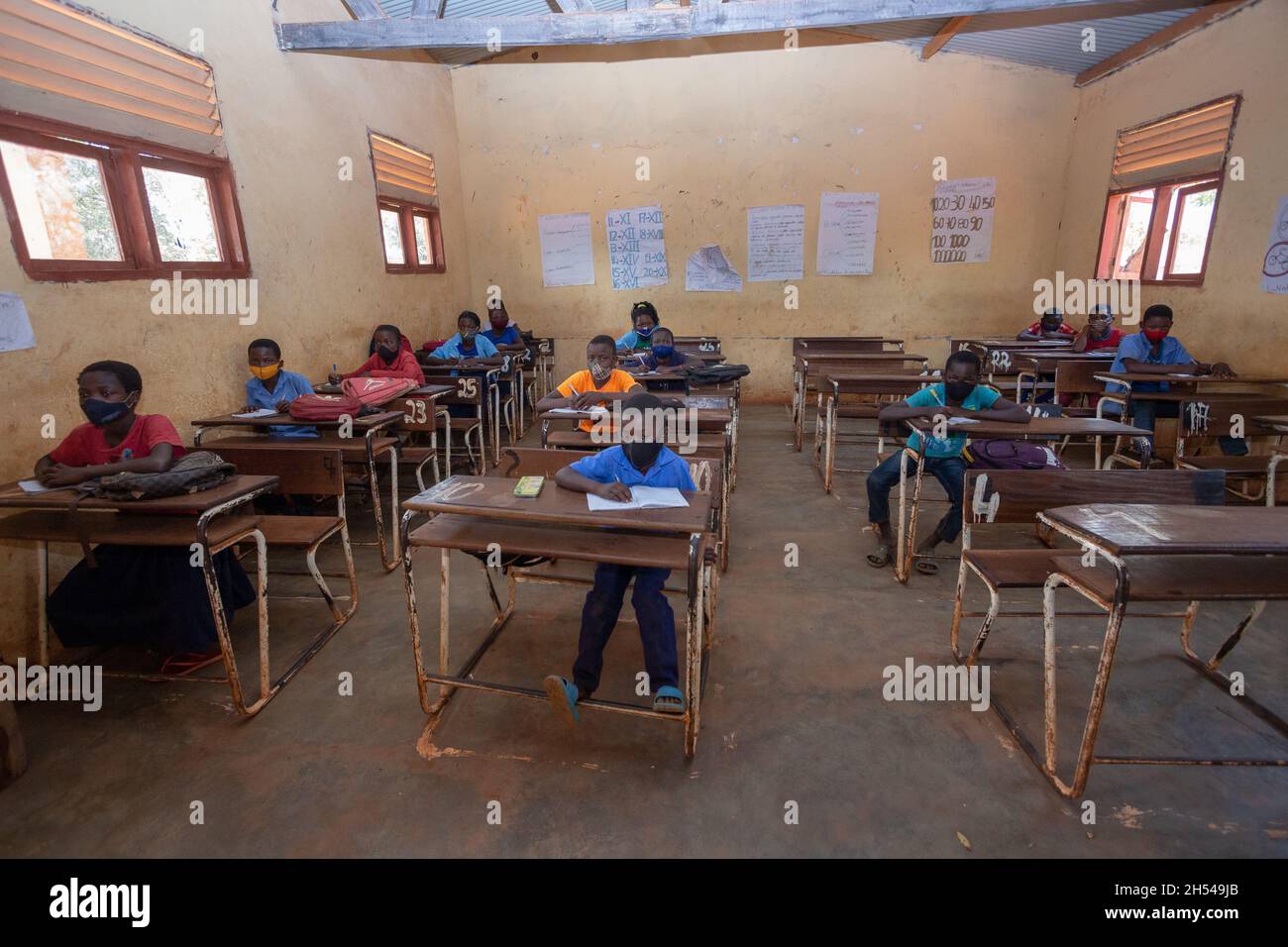African school kid in uniform hi-res stock photography and images - Alamy