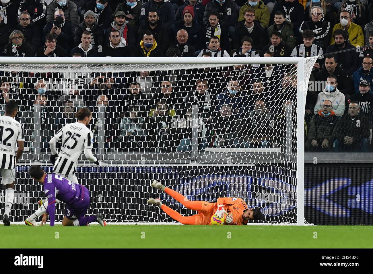 Mattia Perin of Juventus FC in action during the Serie A 2020/21 match ...