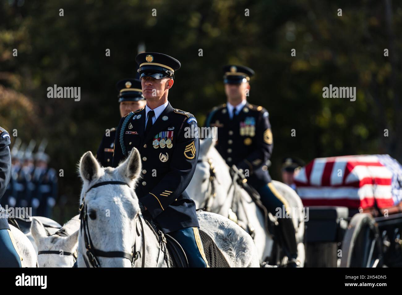 Arlington, United States. 05th Nov, 2021. U.S. Armed Forces Honor Guard ...