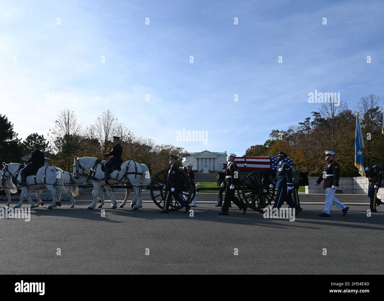 Arlington, United States. 05th Nov, 2021. U.S. Armed Forces Honor Guard ...