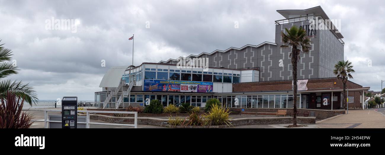 Cliffs pavillon hi-res stock photography and images - Alamy