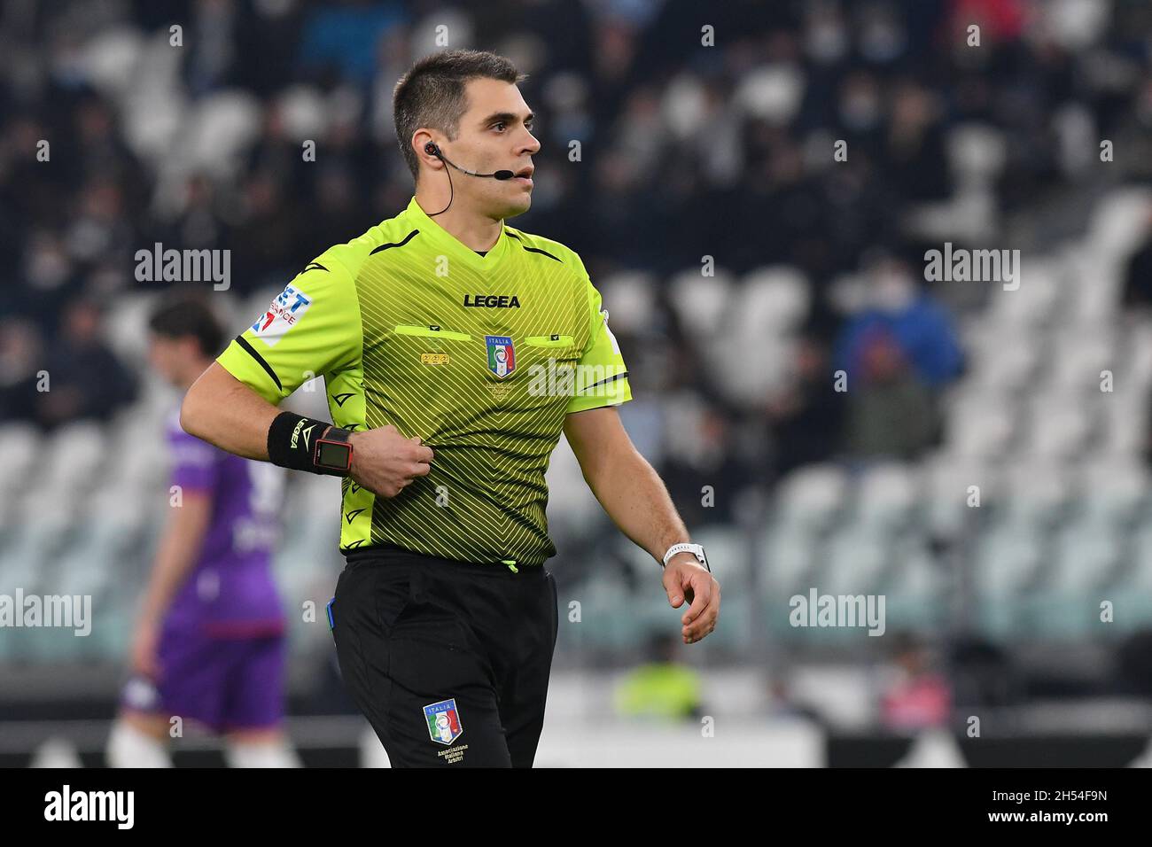 Referee Simone Sozza looks on during the Serie A 2020/21 match between ...