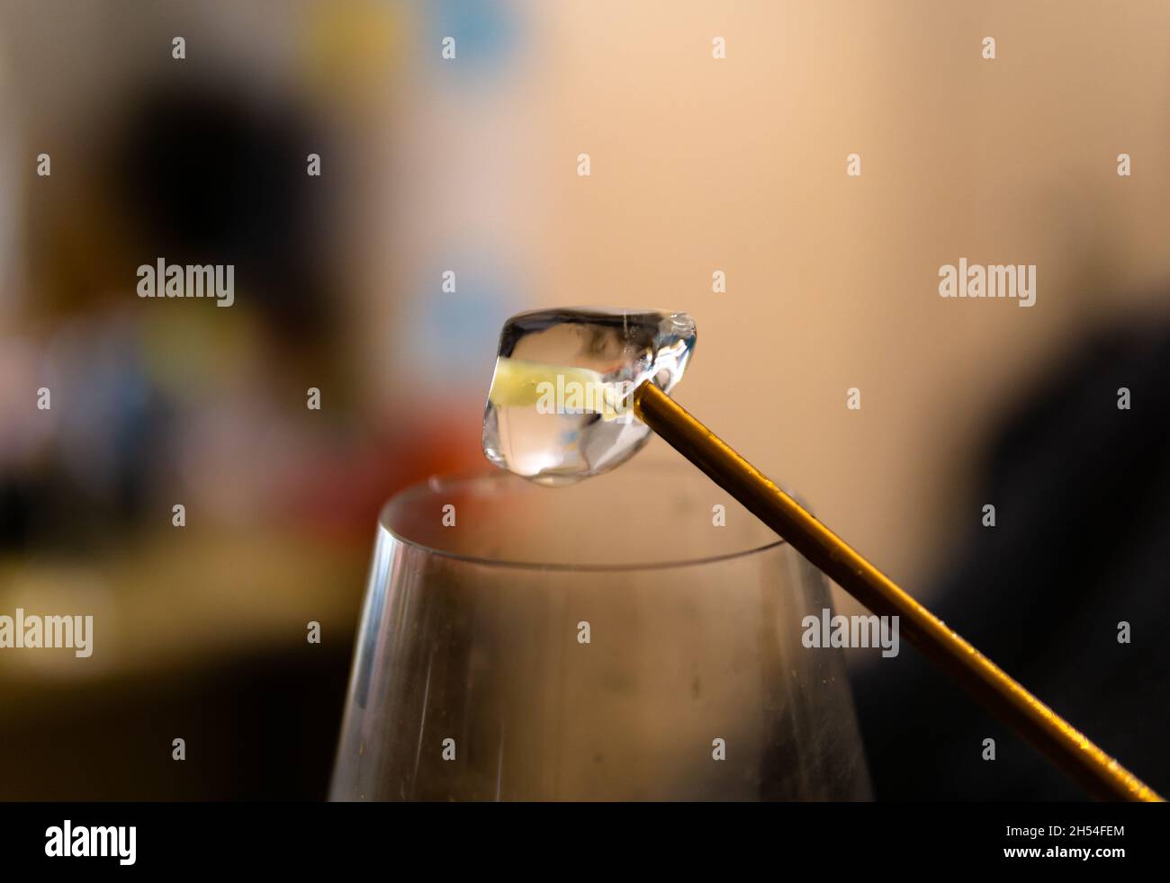 Homemade cocktail online party, alcoholic or non-alcoholic cocktail ...