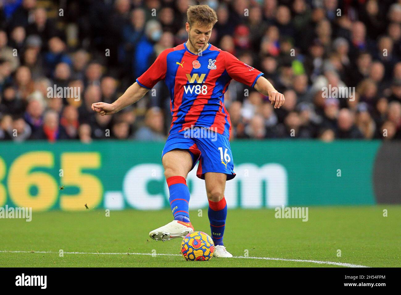 Joachim andersen crystal palace hi-res stock photography and images - Alamy