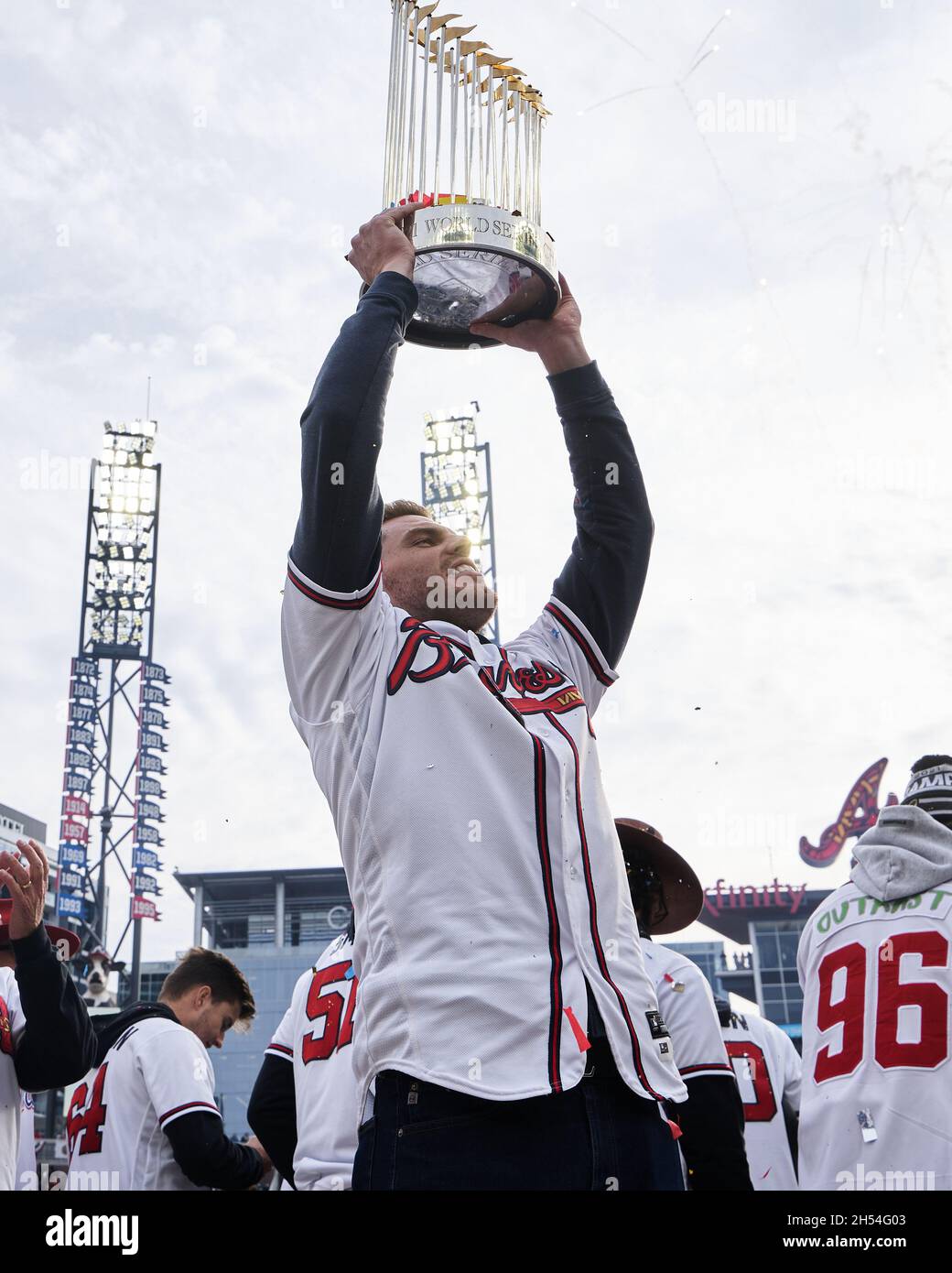 Atlanta, USA. 05th Nov, 2021. First Baseman Freddie Freeman holds up ...