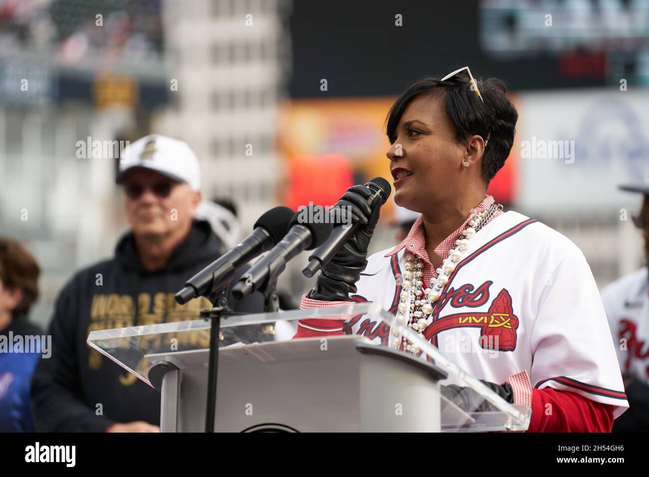 Atlanta, USA. 05th Nov, 2021. Mayor Keisha Lance Bottoms addresses fans ...