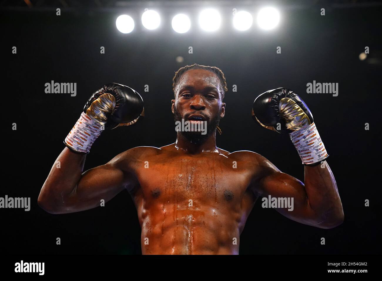 Denzel Bentley celebrates victory against Sam Evans in the Middleweight ...