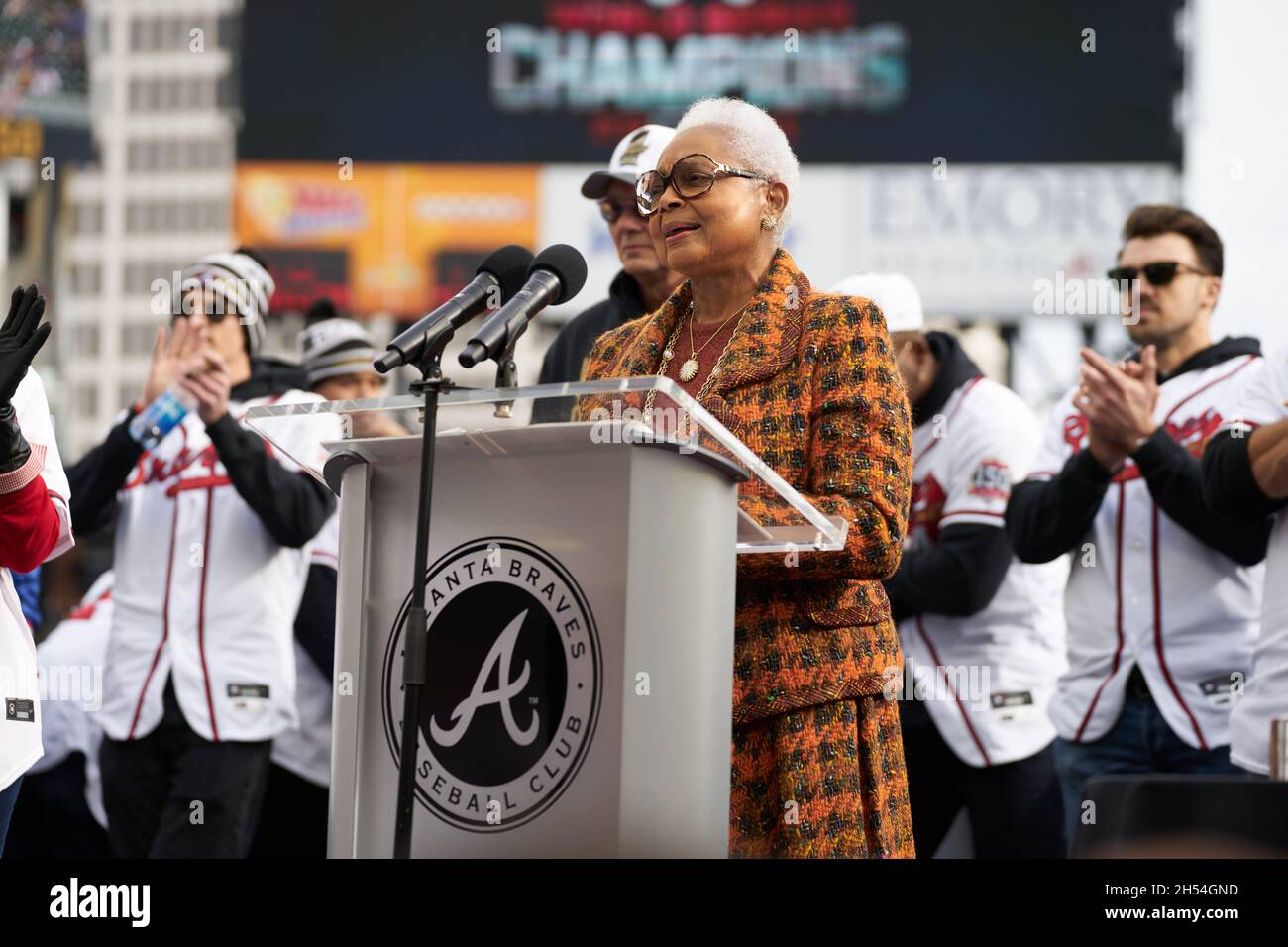 Atlanta, USA. 05th Nov, 2021. Hank Aaron's wife Billye Aaron addresses ...