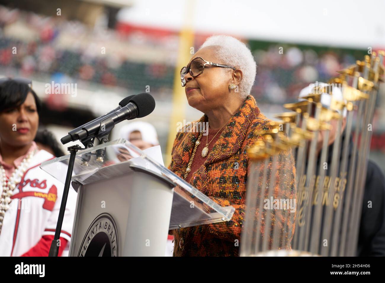 Atlanta, USA. 05th Nov, 2021. Hank Aaron's wife Billye Aaron addresses ...