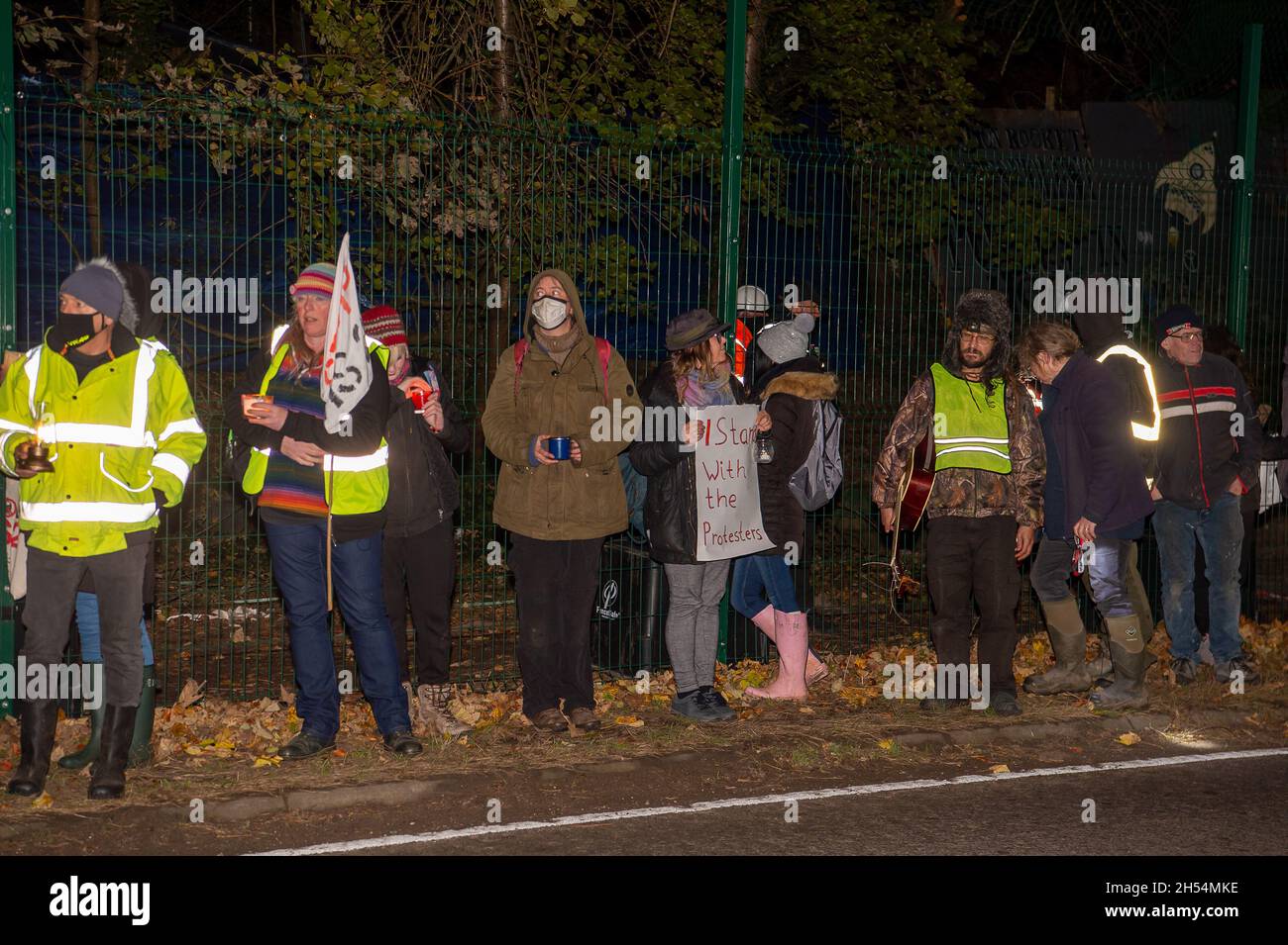 Wendover, Buckinghamshire, UK. 6th November, 2021. A group of over 50 ...