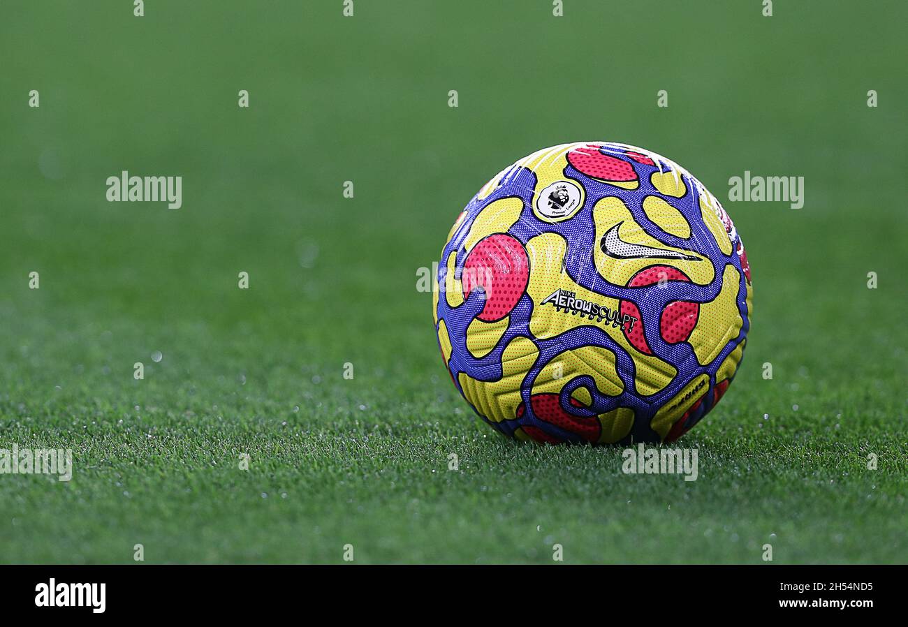 Premier League Ball 2021 Winter High Resolution Stock Photography and ...