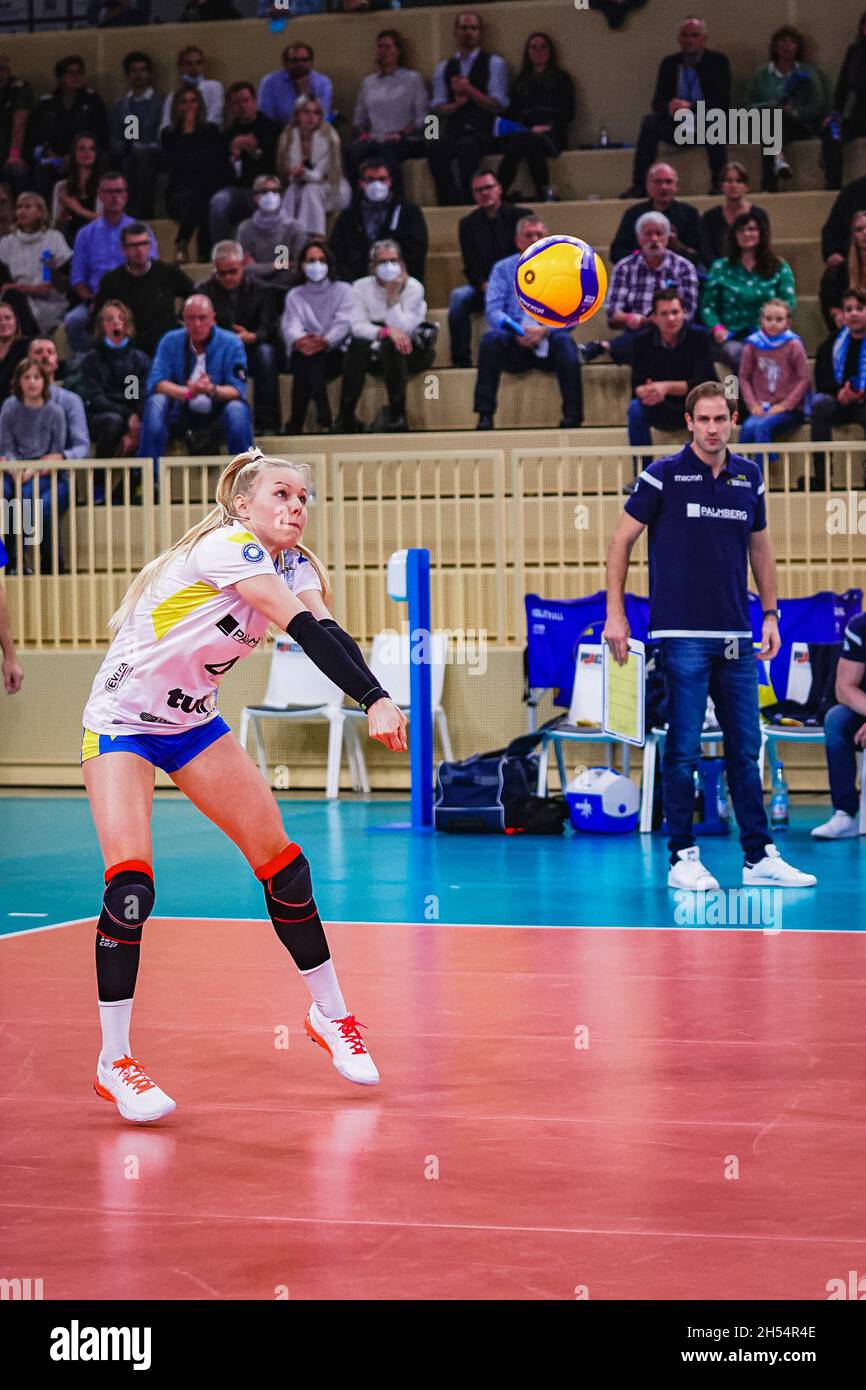 Anna pogany hi-res stock photography and images - Alamy