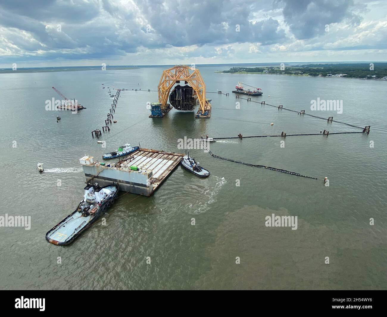 Lifting operations hi-res stock photography and images - Alamy