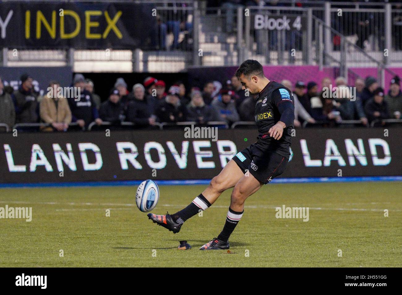 Alex Lozowski #13 of Saracens kicks the conversion Stock Photo - Alamy