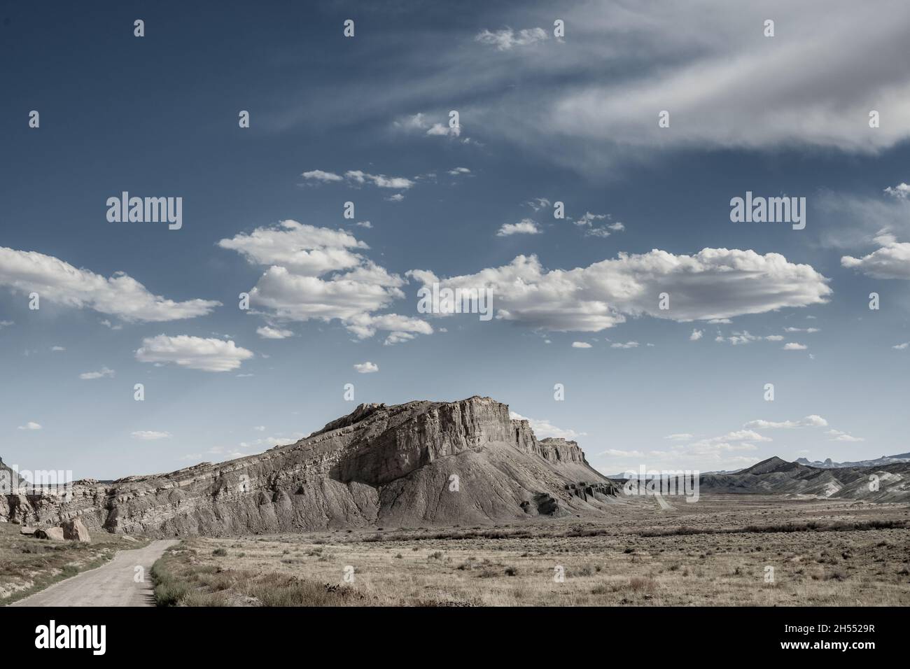 Moon rising over road hi-res stock photography and images - Alamy