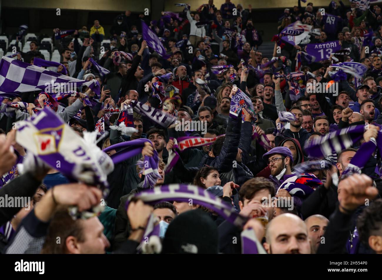 Fiorentina fans hi-res stock photography and images - Alamy