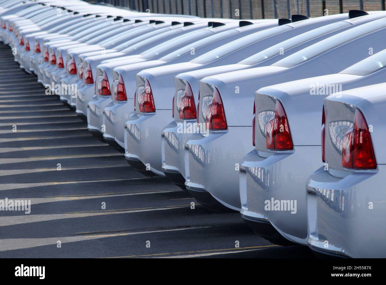 Unsold car hi-res stock photography and images - Alamy