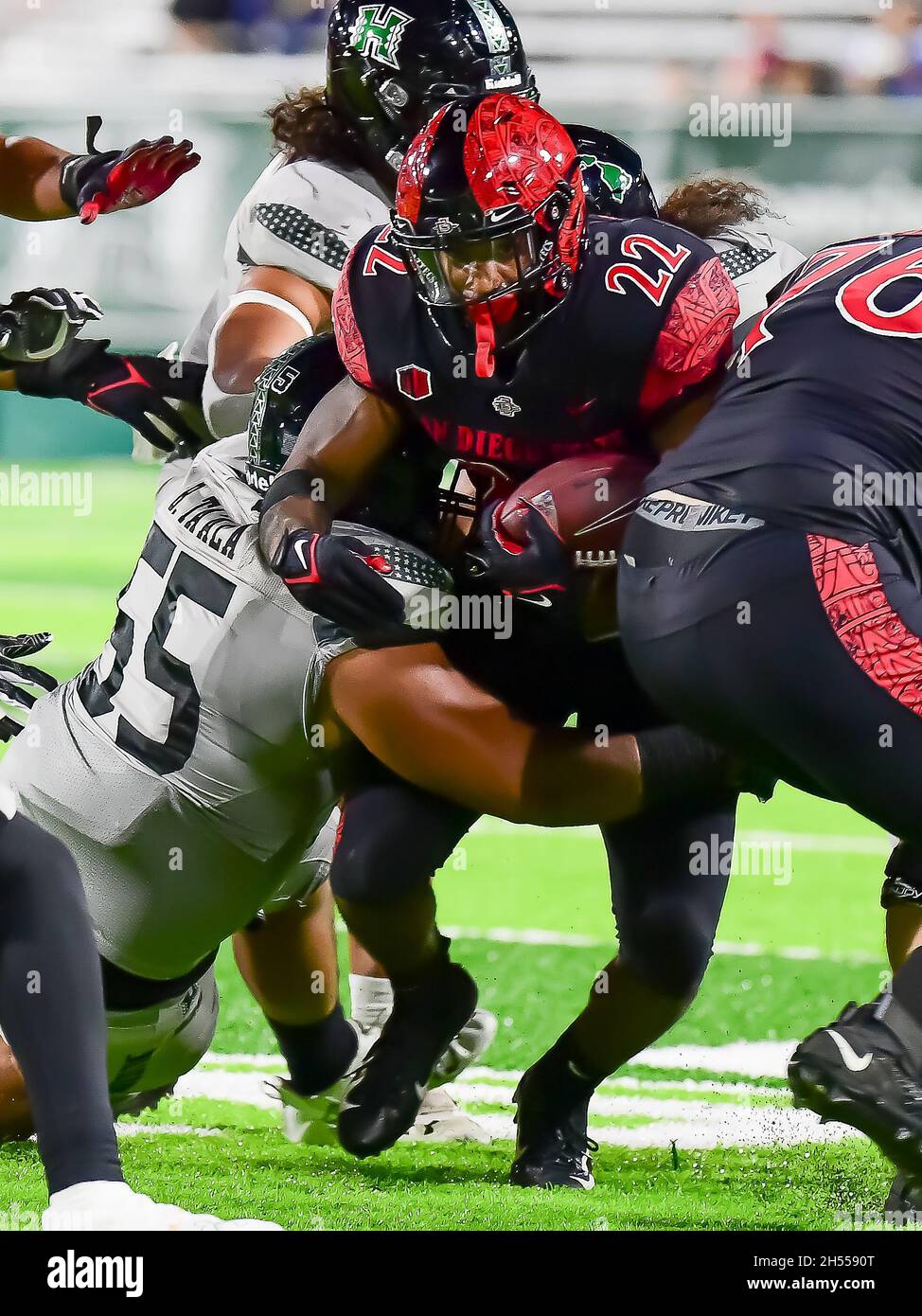 Honolulu, Hawaii, USA. 6th Nov, 2021. San Diego State Aztecs running ...