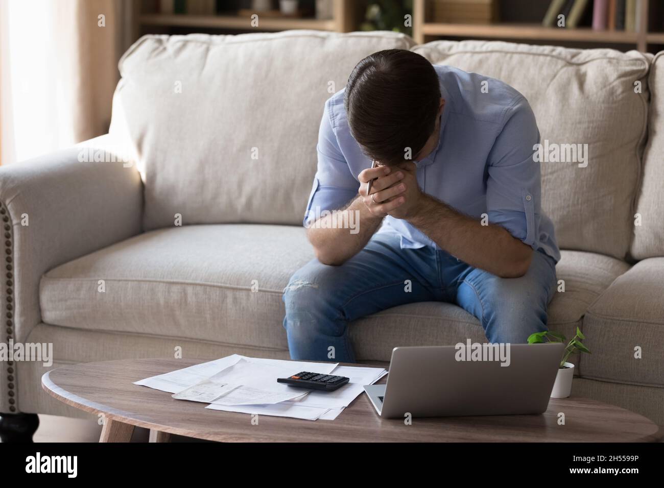 Calculating budget hi-res stock photography and images - Alamy